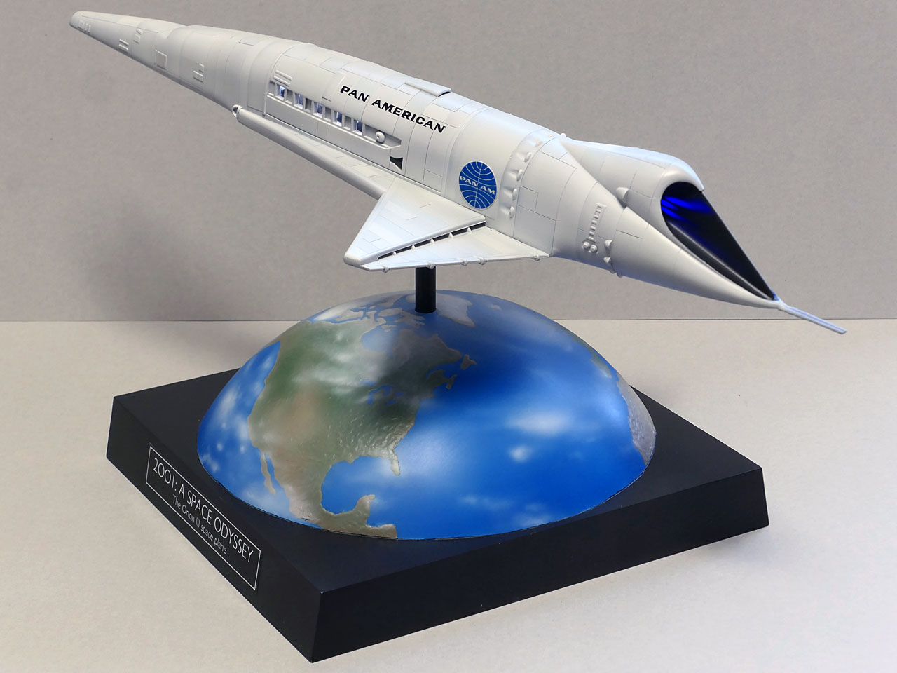 【完成画像】2001年宇宙の旅オリオン号・AIRFIX製 : 電飾模型工房