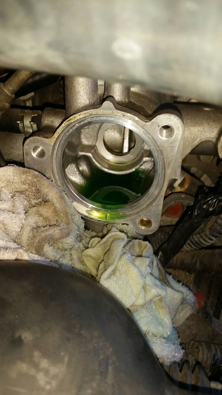 三菱GTO サーモスタットの交換です。 : 三菱GTO好きな私のぺージで〜す。見てくださいね