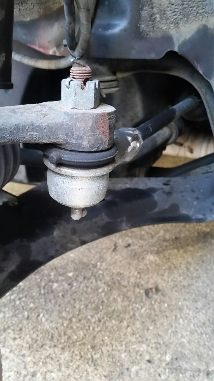 三菱GTO タイロッドエンド 助手席側の交換です。 : 三菱GTO好きな私のぺージで〜す。見てくださいね