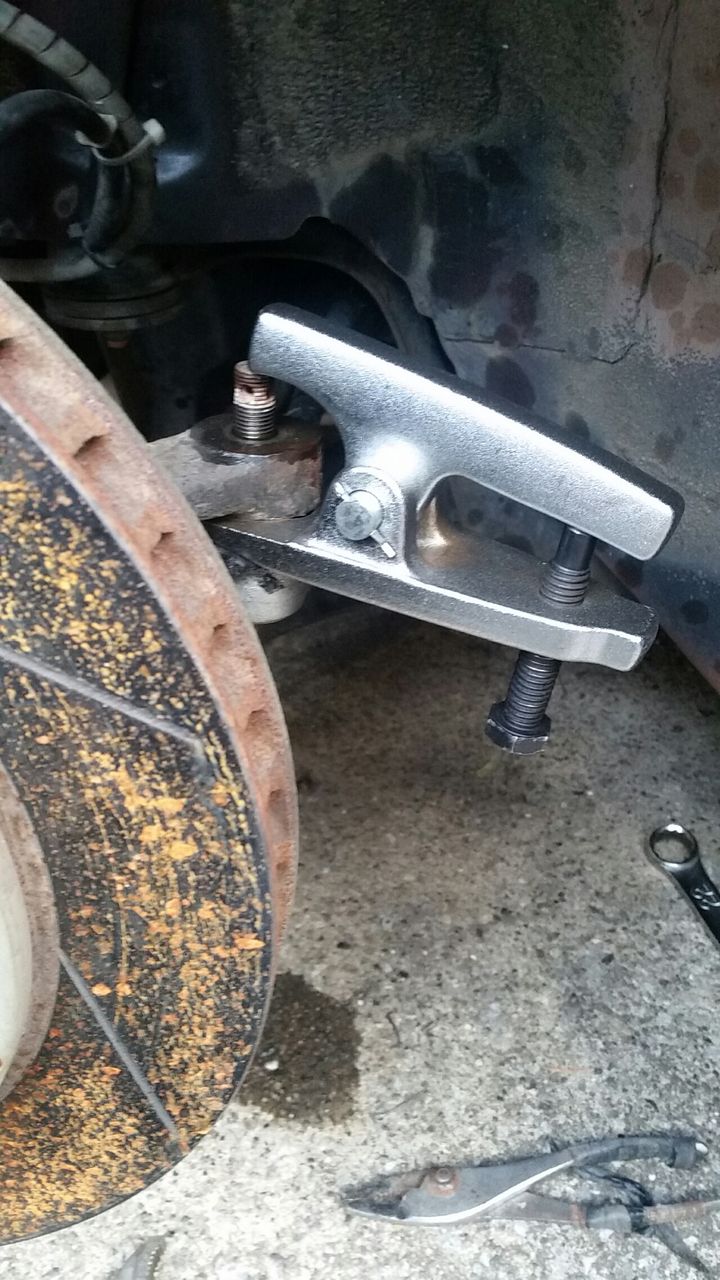 三菱GTO タイロッドエンド 助手席側の交換です。 : 三菱GTO好きな私のぺージで〜す。見てくださいね