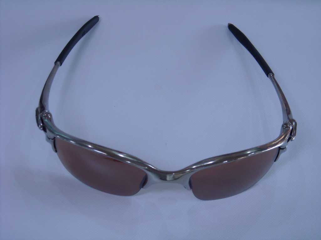 サングラスミュージアムのホットな情報 : オークリー待望のXメタル登場「ハーフX」