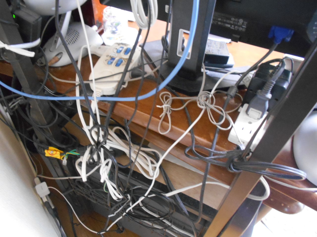 全面的な「光通信」工事でネットと電話が開通。ONUモデム・光電話対応ルータ : fueブログ