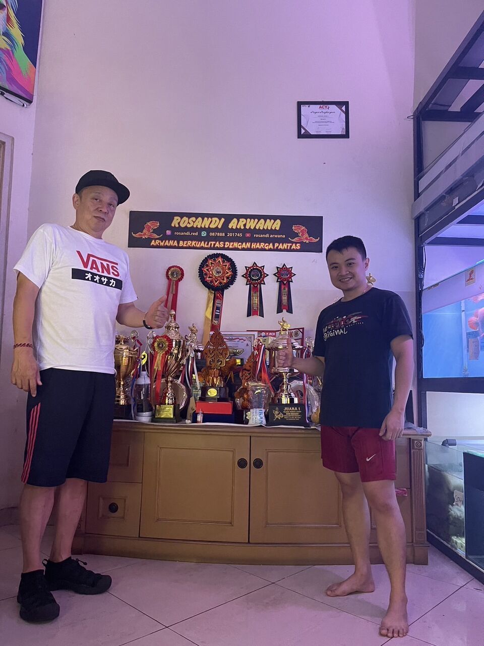 Rosandi Arwana : アジアアロワナ専門店《神龍》