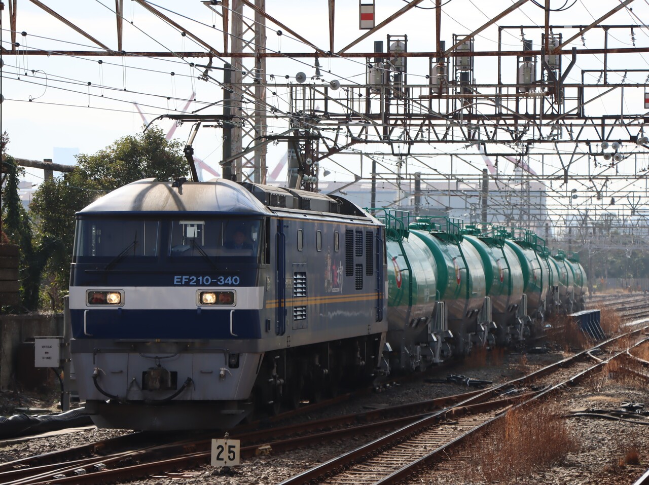 鶴見線 142-4（武蔵白石駅 米タン8079レ EF210-340） : 新鶴見通信