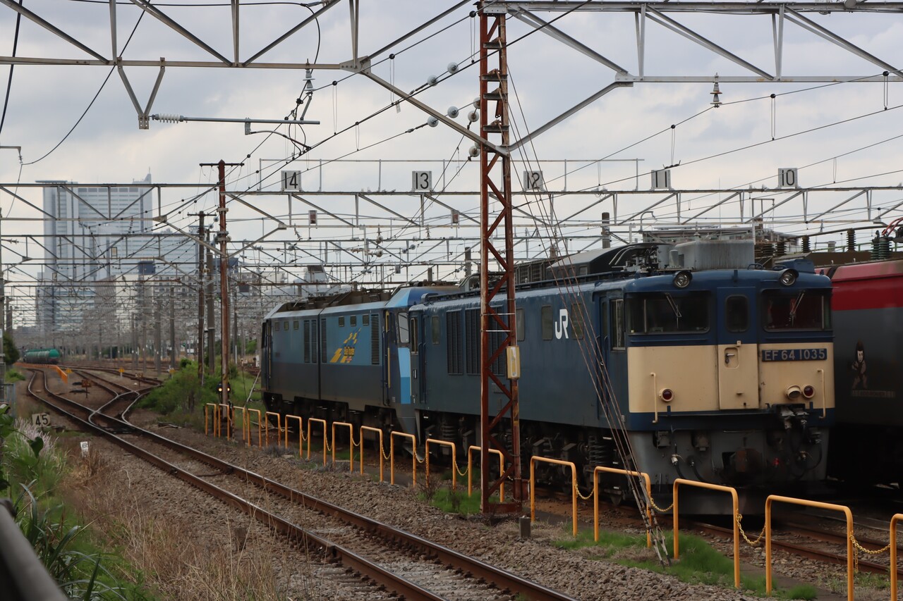 新鶴見界隈1158-1（EH200-10 + EF64 1035） : 新鶴見通信