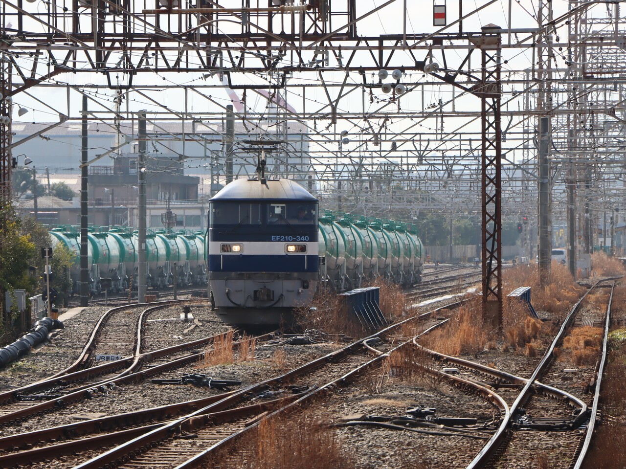 鶴見線 142-4（武蔵白石駅 米タン8079レ EF210-340） : 新鶴見通信