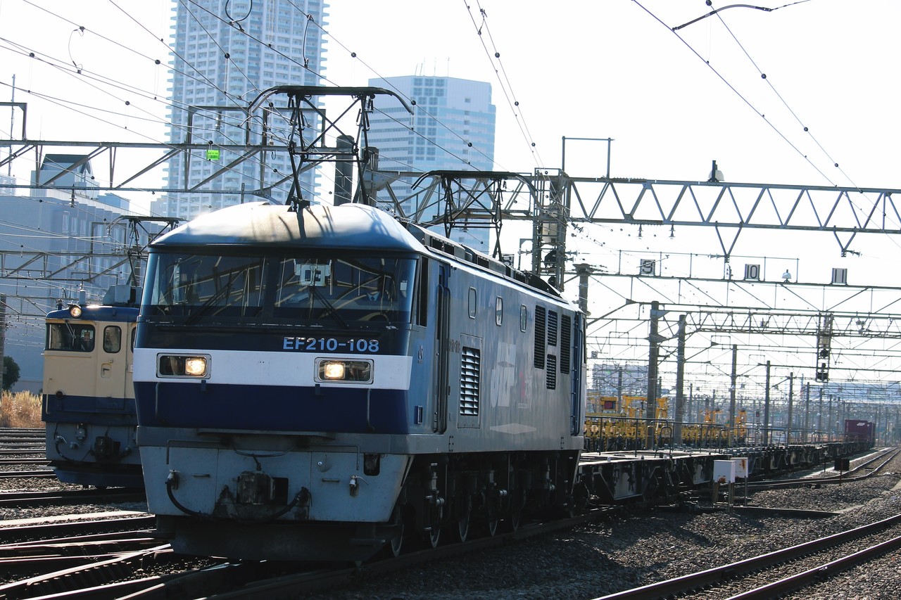 新鶴見界隈596-2（工9864レ EF65 1104, 2099レ EF210-108） : 新鶴見通信