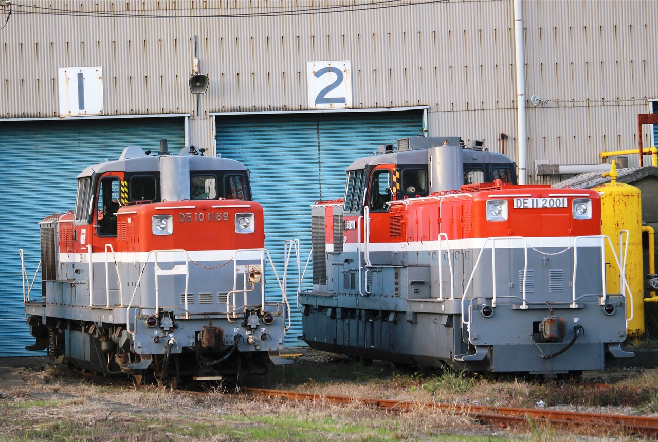 新鶴見界隈671-2（DE10 1189, DE11 2001） : 新鶴見通信