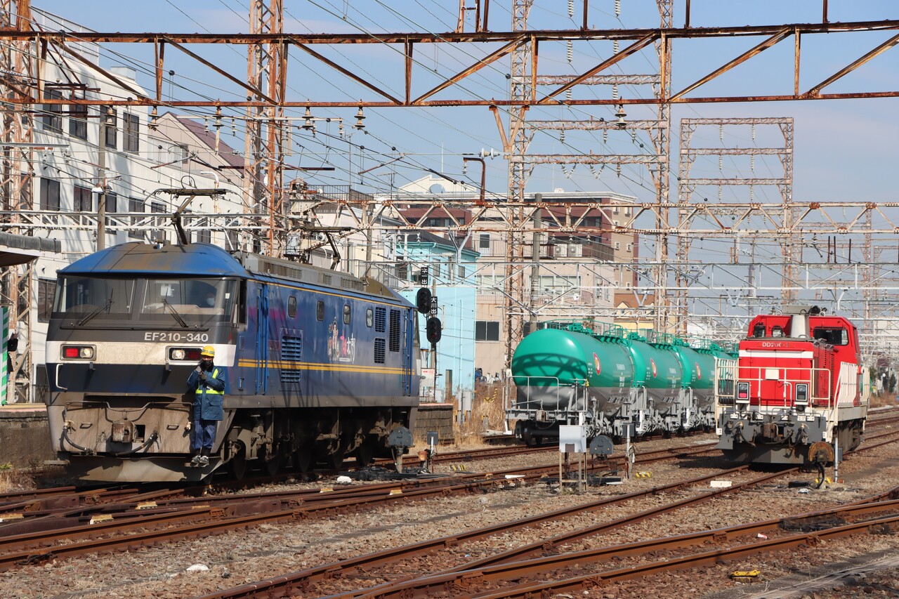 鶴見線 142-2（安善駅 米タン EF210-340 入換え） : 新鶴見通信