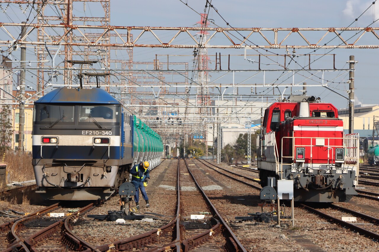 鶴見線 142-2（安善駅 米タン EF210-340 入換え） : 新鶴見通信