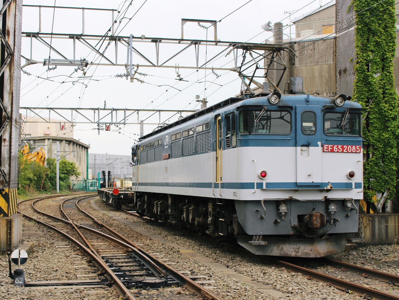 鶴見線 118-3（扇町駅 EF65 2085 入換え） : 新鶴見通信