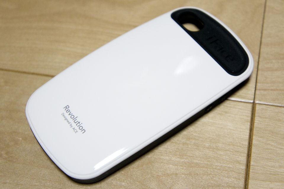 Magic MouseみたいなiPhone 4／4Sケース iFace Revolution レビュー : おShinoブ
