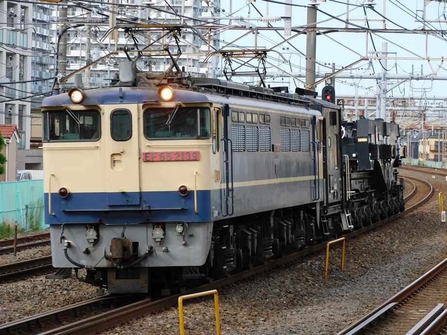 EF65-2139＋ヨ8402＋シキ801、キヤE195系オクST-16編成 - 令和4年8月 : 深徒徒