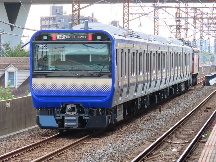 EF65-2084＋EF65-2101＋EH500-10（OM入場）、EF81-140＋E235系1000番台クラJ-40編成（配給輸送）、EF210形電気機関車（105・133【72レ ...
