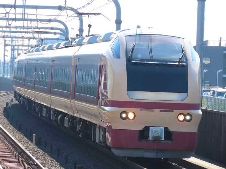 KD60-3（KD60形ディーゼル機関車）、E653系1000番台カツK70編成（鎌倉）、E257系5500番台オオOM-52編成（あしかが大藤西船橋号）、E653系1000番台カツK71編成 ...