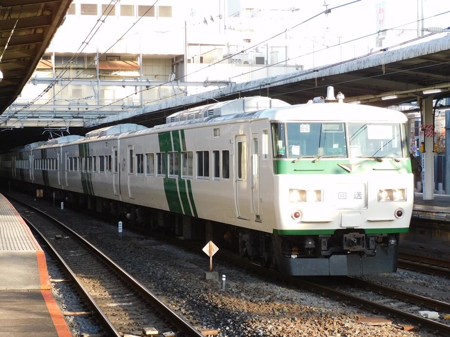 宇都宮線・高崎線（185系団臨）＋常磐線（E657系紅・E657系黄・E657系青・E657系緑・鉄道クレーン車）＋流鉄流山線 - 令和5年12月 : 深徒徒