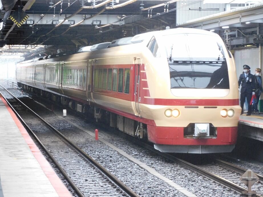 E653系（団体鎌倉号）＋E657系（スカーレットブロッサム）＋E657系（グリーンレイク）＋651系（OM205分割） - 令和5年3月 : 深徒徒