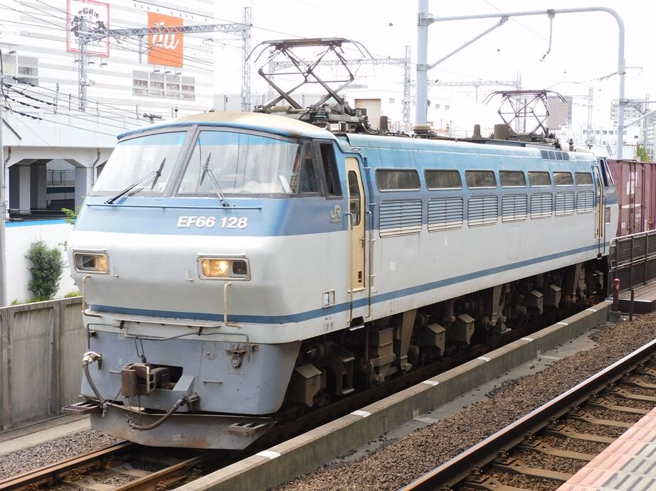 EF66形電気機関車（128）＋EF210形電気機関車（120・111）＋キヤE195系 - 令和6年5月 : 深徒徒