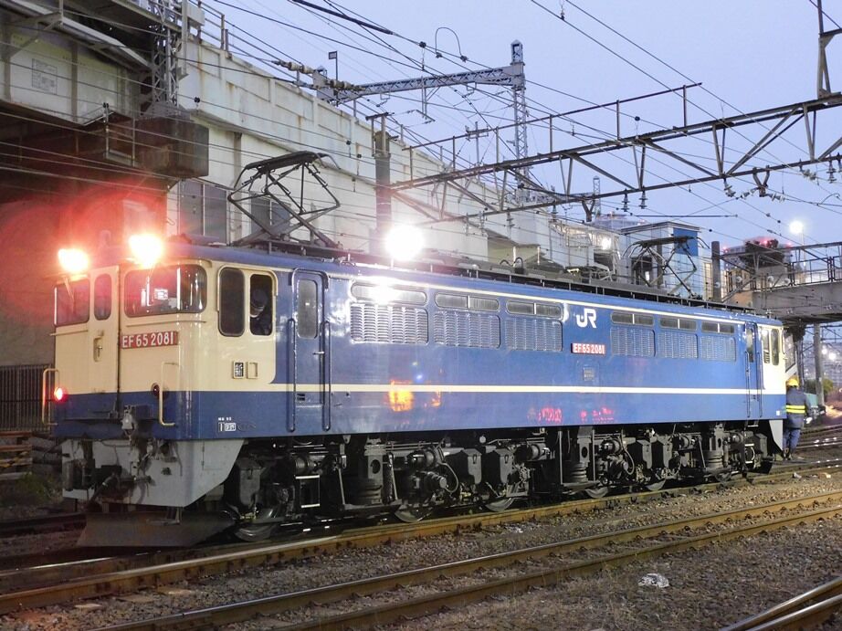 EF81形電気機関車（81）＋EF65形電気機関車 - 令和5年1月 : 深徒徒