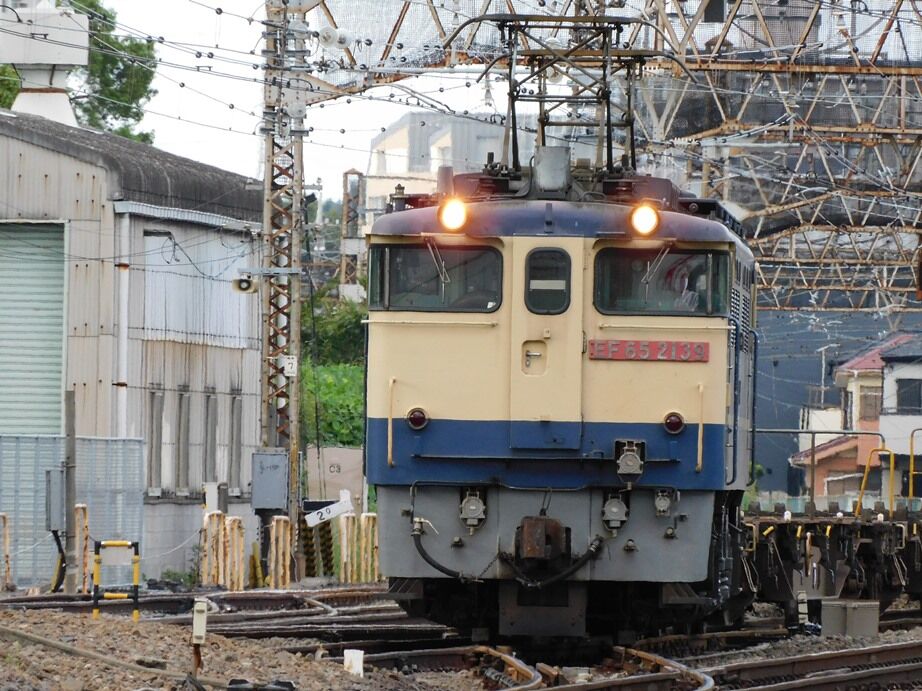EF65形電気機関車（EF65-2139・EF65-2101）＋キヤE195系オクST-18編成 - 令和4年9月 : 深徒徒