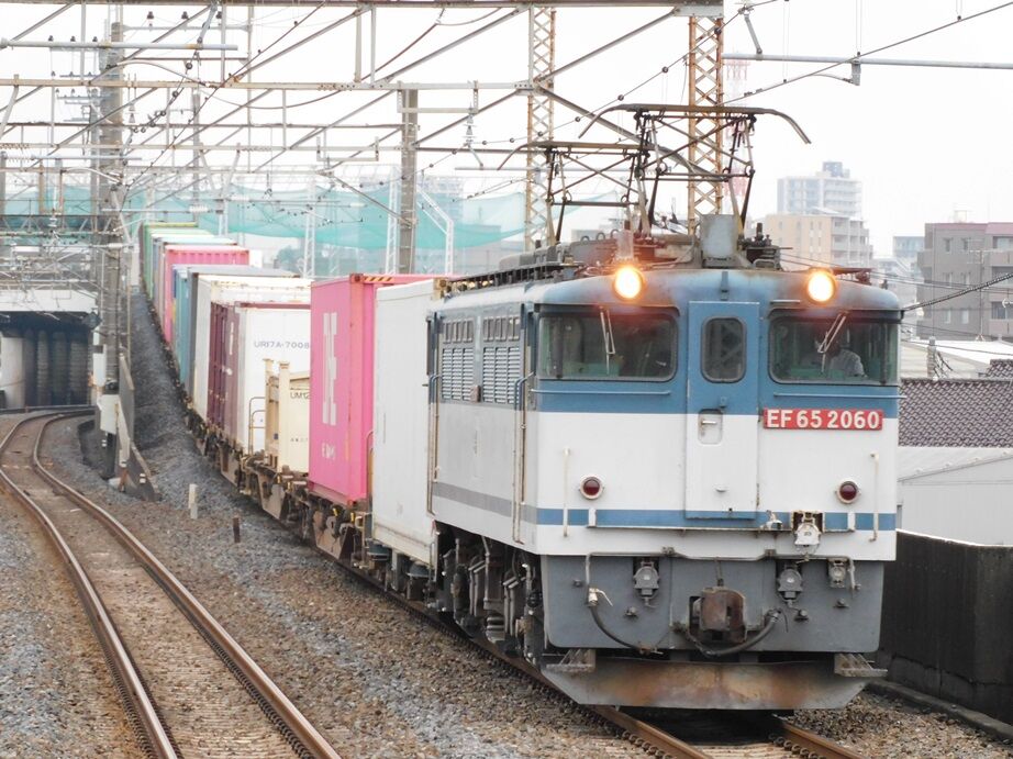 EF65形電気機関車（2066・2060）＋EF66形電気機関車（119）、キヤE195系、ヨ8402 - 令和5年9月 : 深徒徒