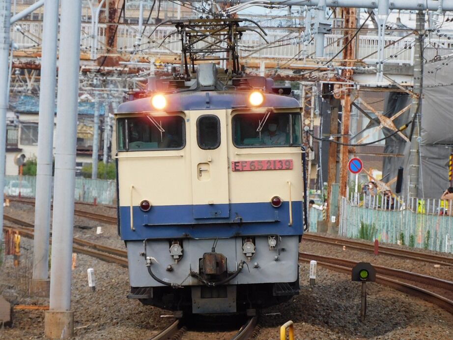 EF65-2139＋ヨ8402＋シキ801、キヤE195系オクST-16編成 - 令和4年8月 : 深徒徒