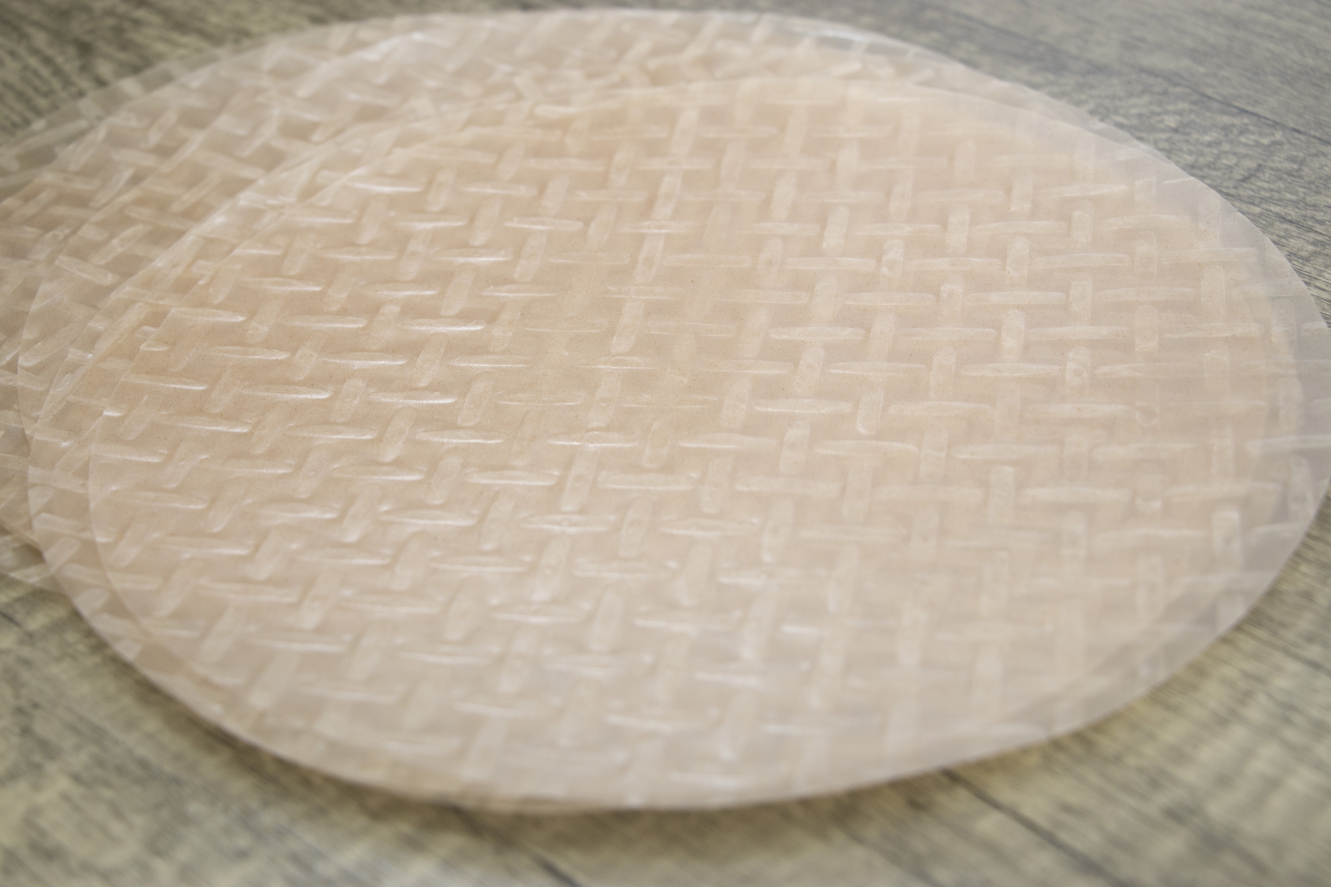 [Vietnamese Rice Paper] Recently, various arrangements of dishes using ...