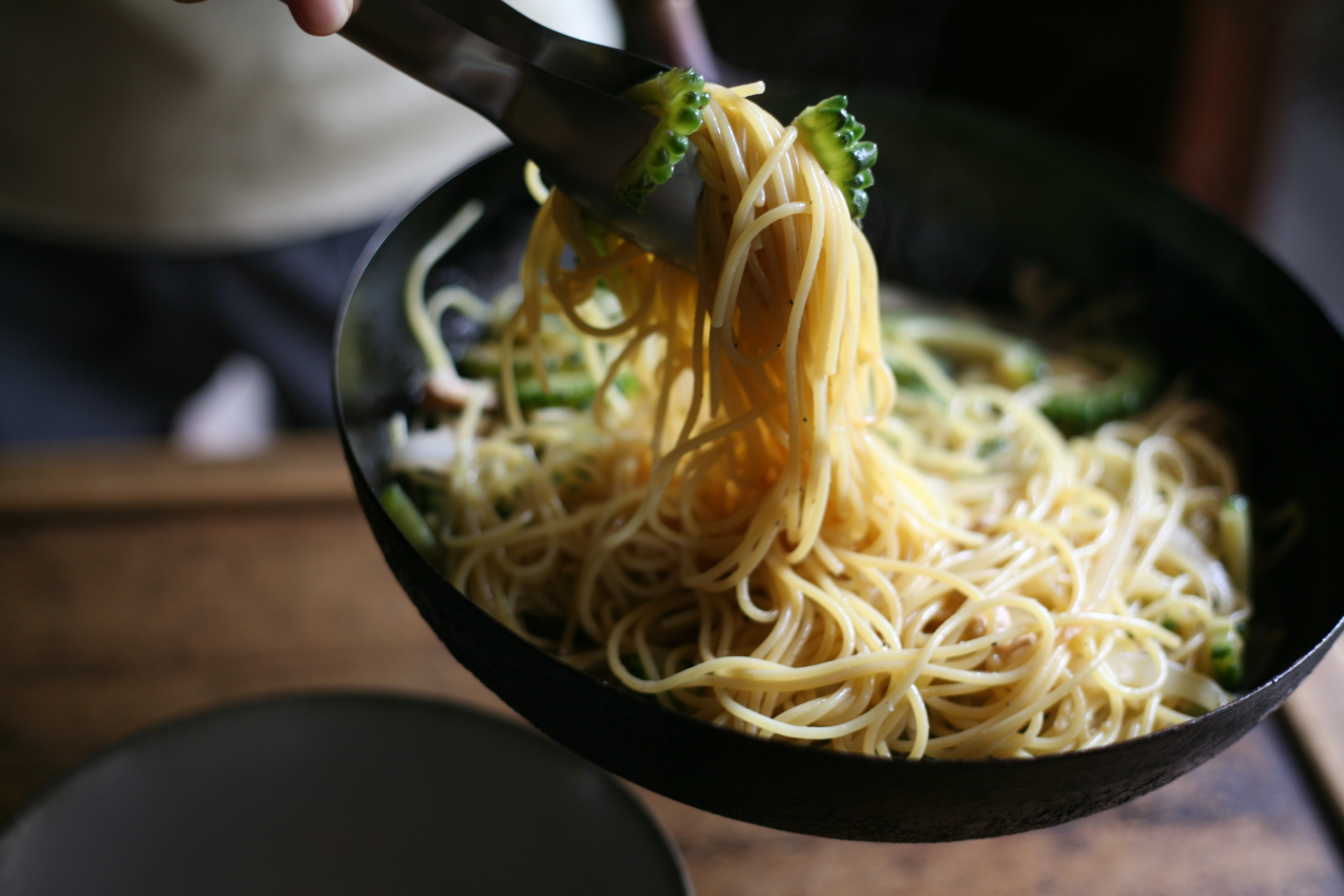 【conteのおてがる料理トングが加わりました】まかないシリーズやこしますで大人気のconte。このたび、新商品「おてがる料理トング」が加わり ...