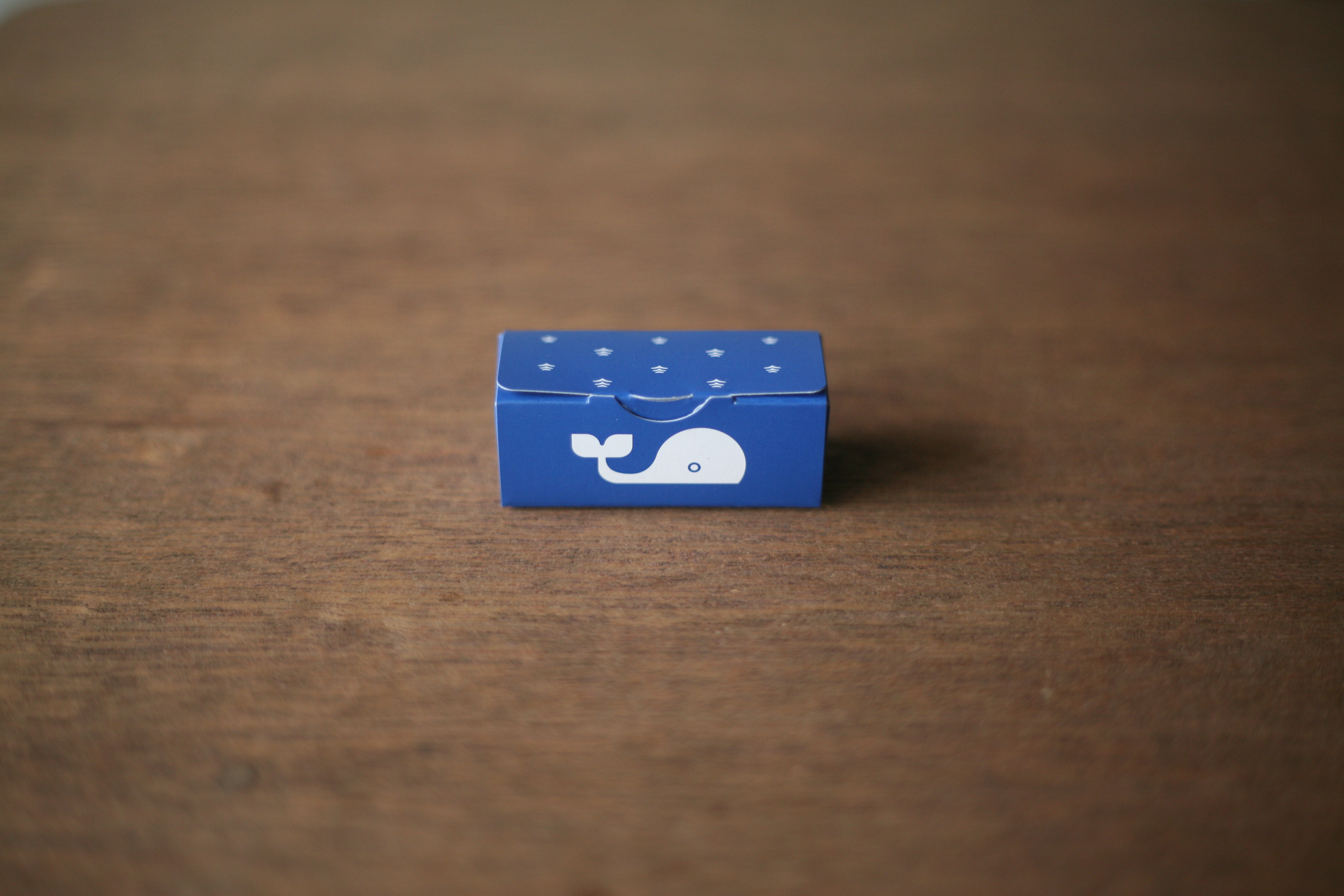 The whale's wide back and its tail curved upwards firmly receive users ...