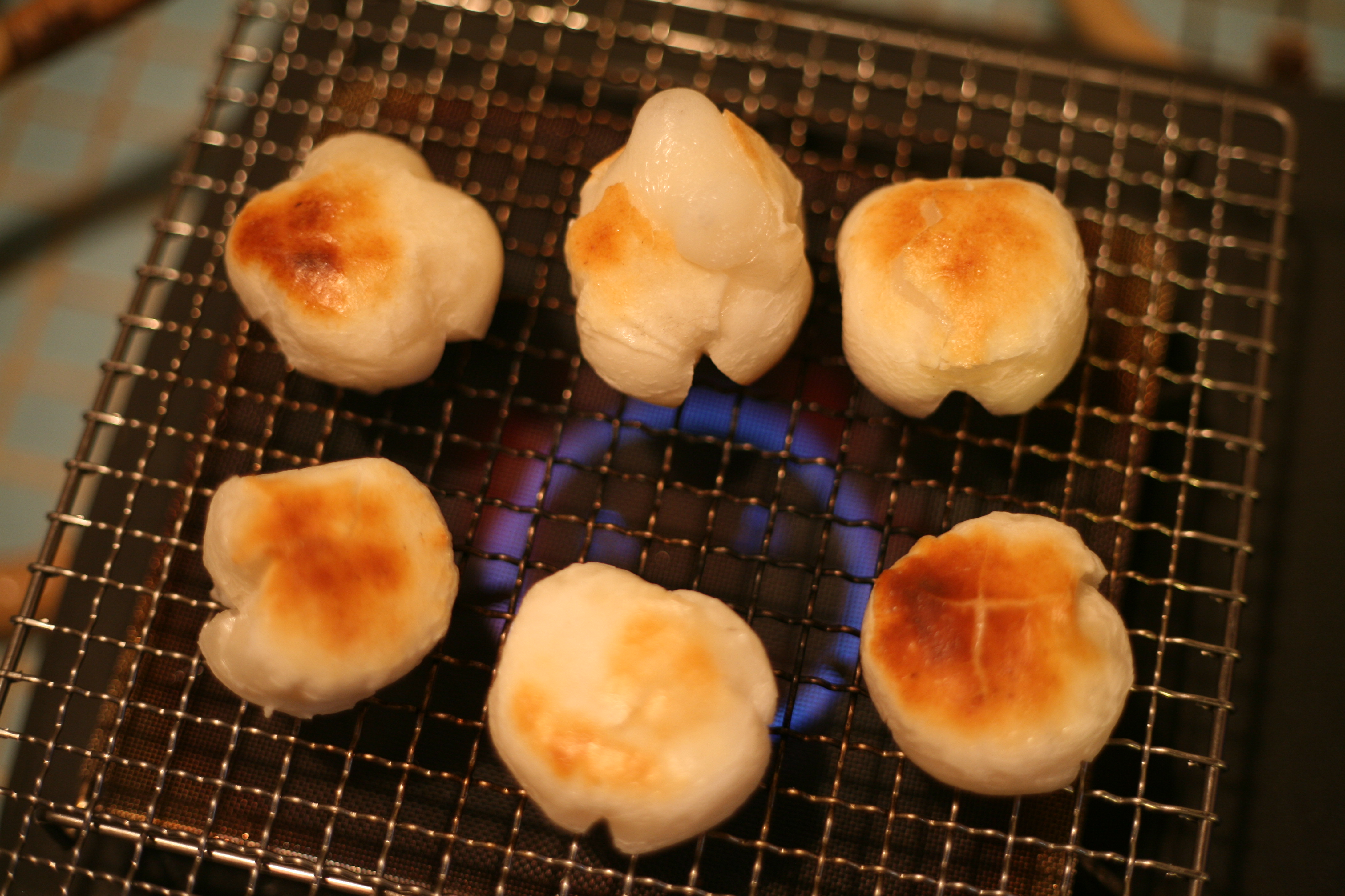 "Natto mochi" refers to freshly pounded or baked rice cakes containing ...