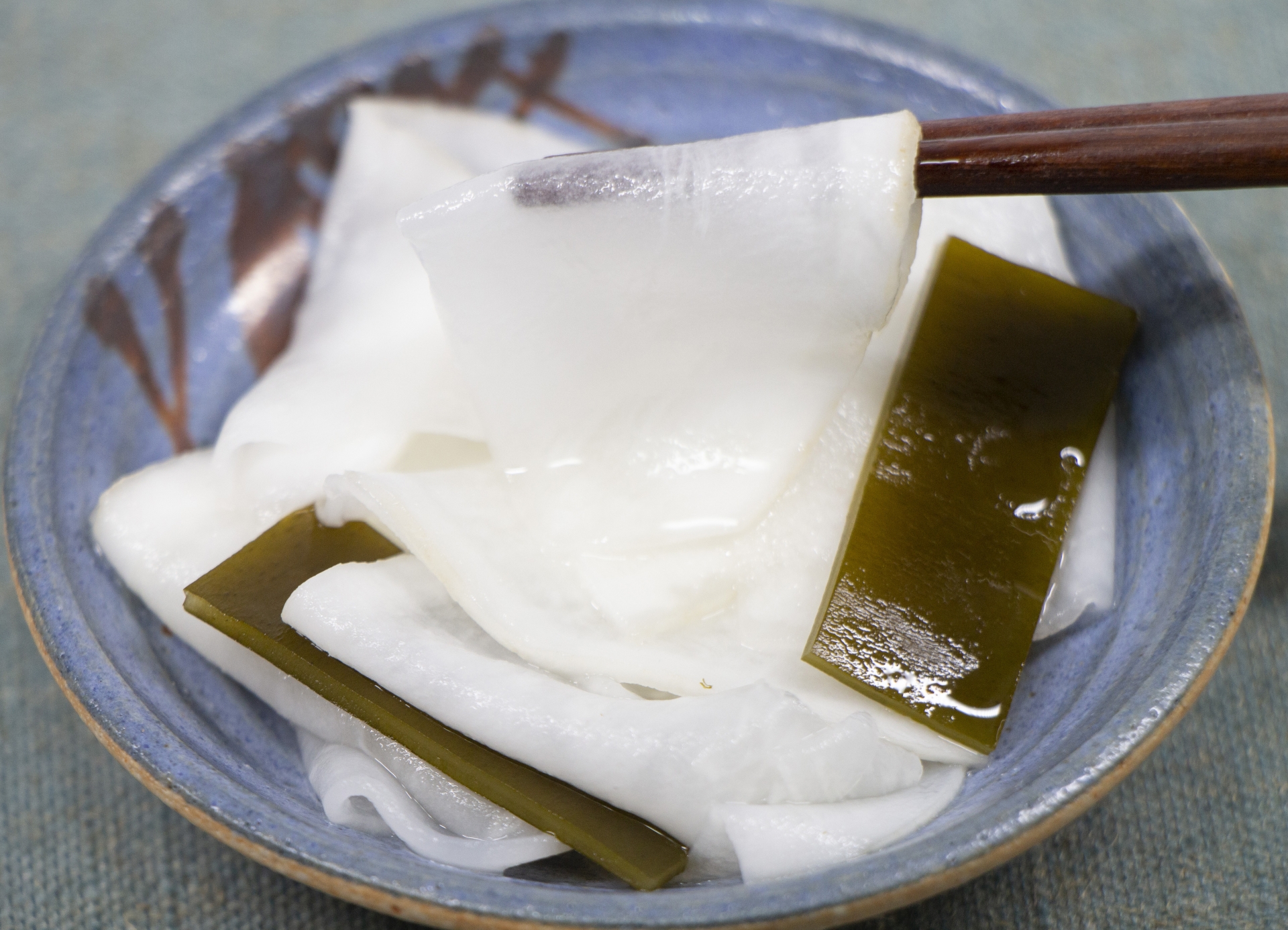 Senmai-zuke is a seasonal pickle made from thinly sliced shogoin-kabu ...