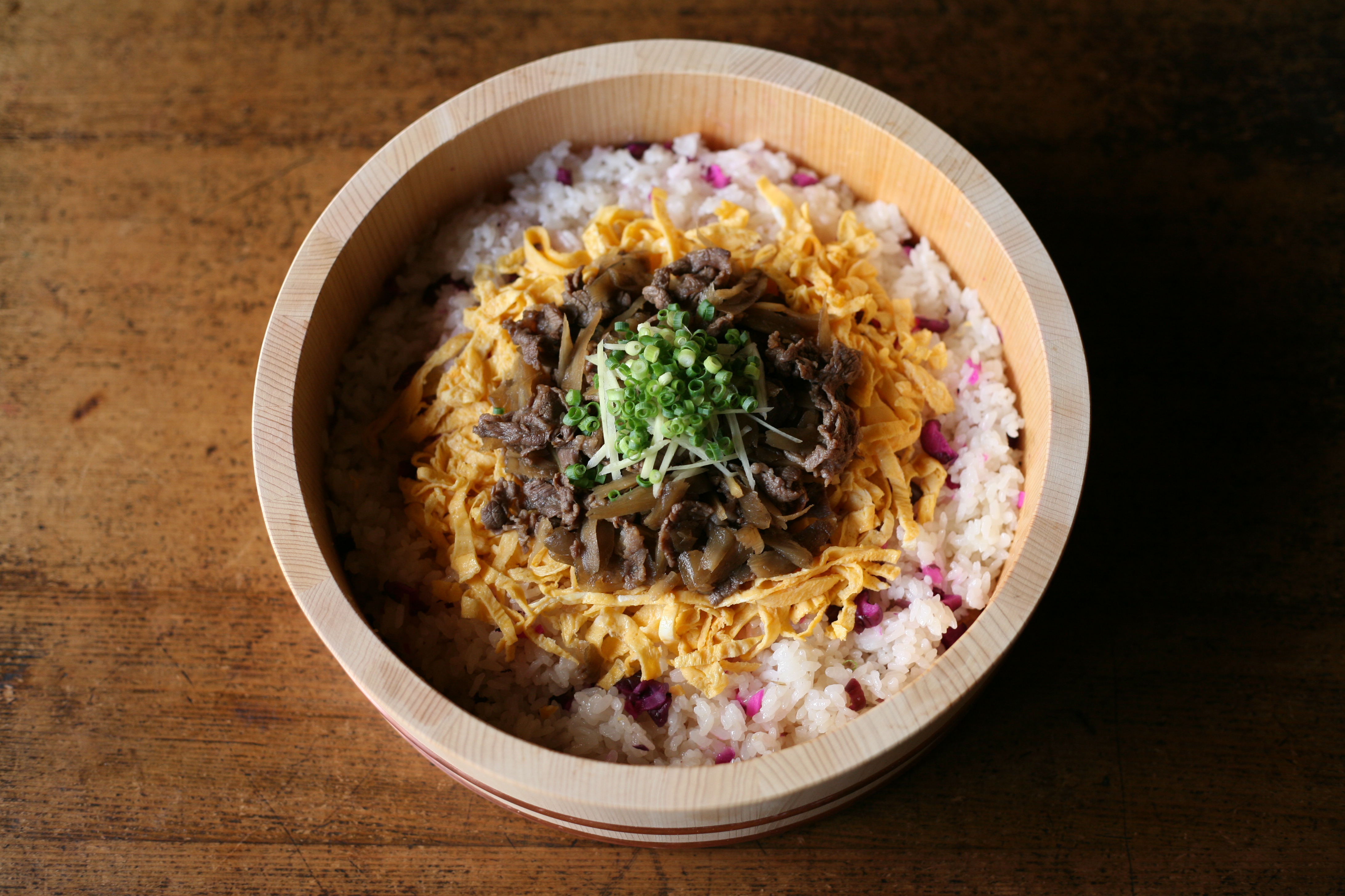 In general, the word "shari" refers to white rice, but in the sushi ...