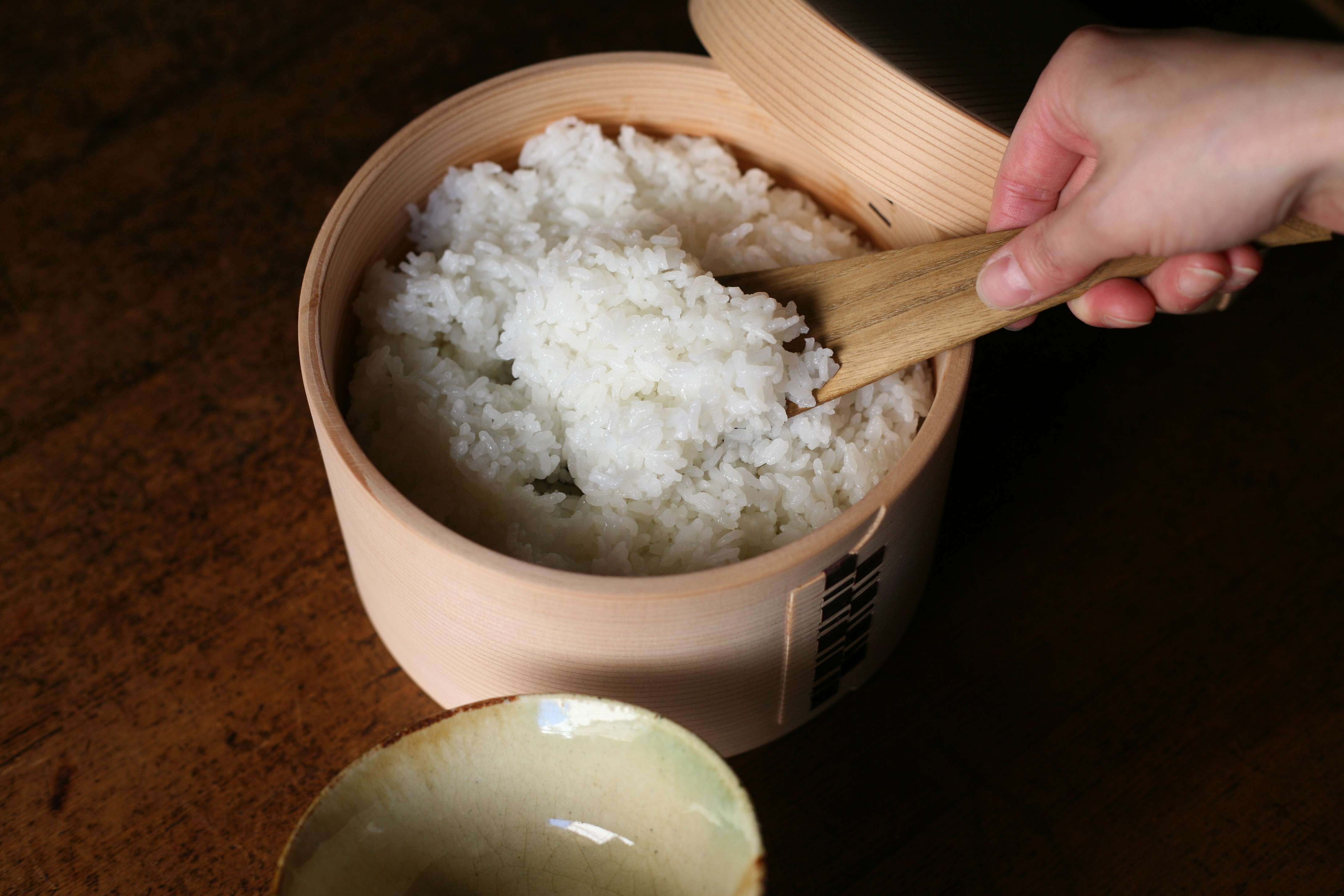 The rice transferred to the ohitsu will not dry out, so it can be ...
