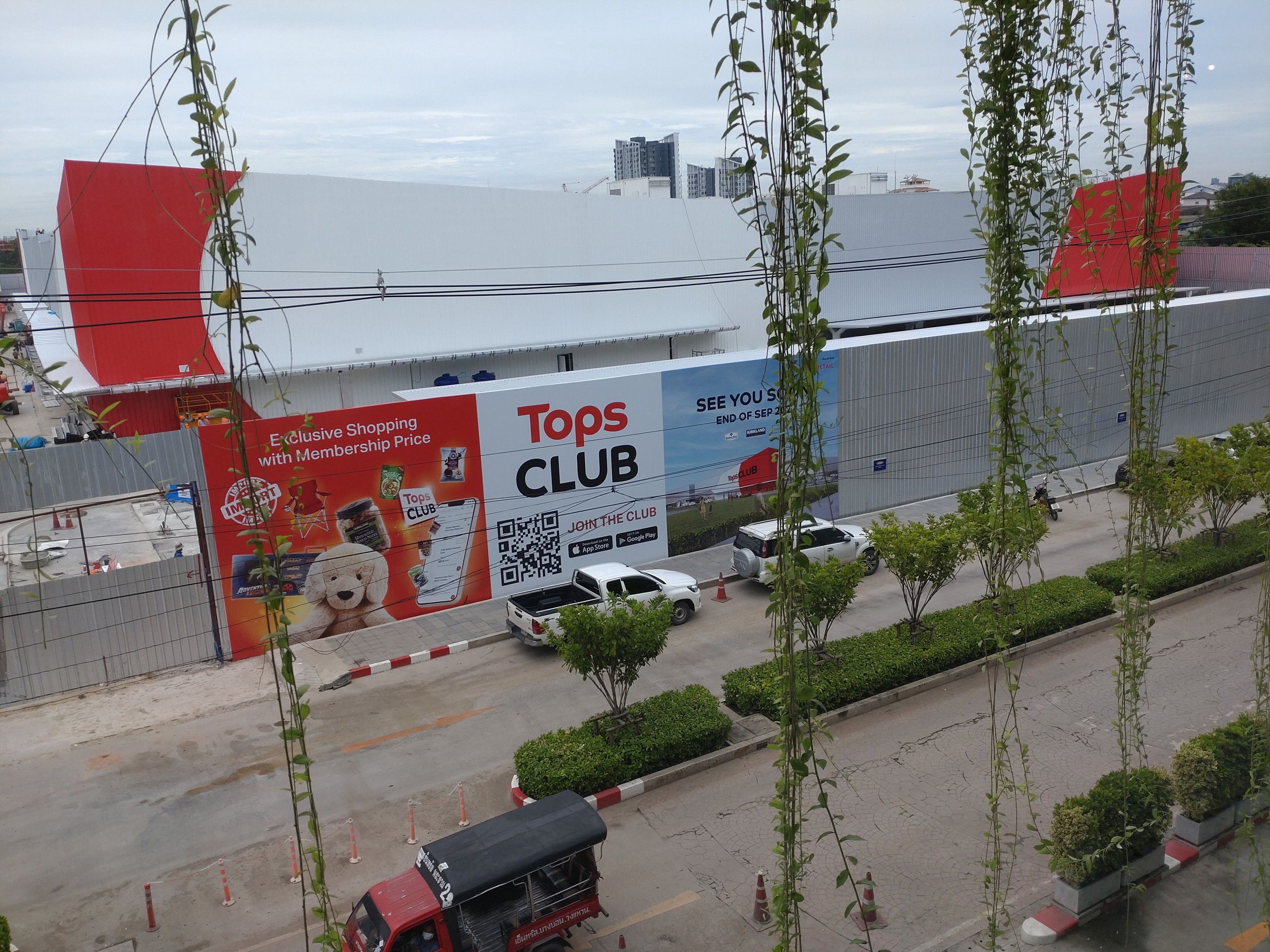 倉庫型スーパー ”Tops CLUB” 開店 : いまだ旅の途中☆クルンテープの大空から Powered by ライブドアブログ