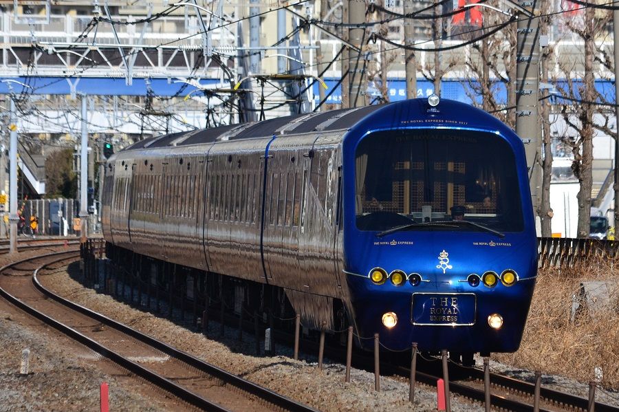北海道へ「THE ROYAL EXPRESS」 : moon express