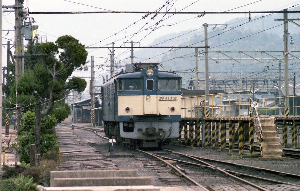 瀬野に憩う EF61形200番台 （1981年3月） : Silence Express