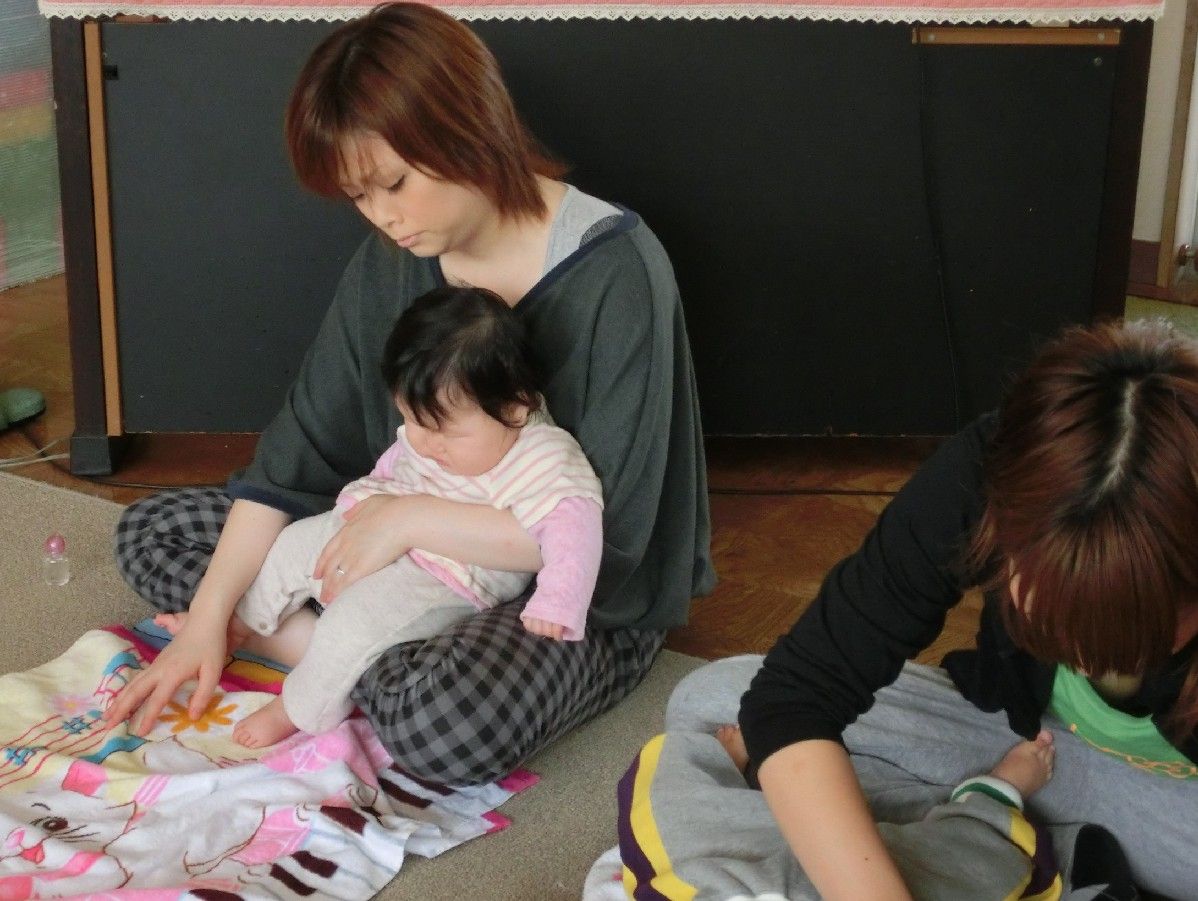 心光こども園のブログ : 乳幼児教室 【ベビーマッサージ】