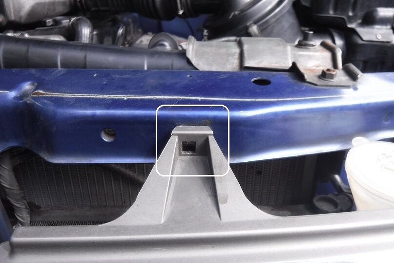 フロントグリルクリップを注文 : ダットラ ただいま68万㎞