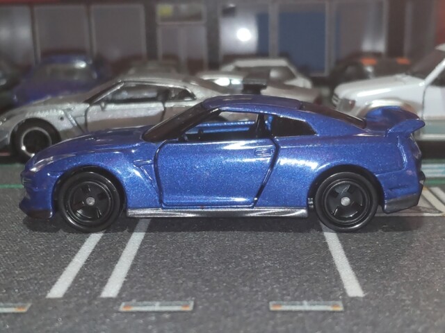 NISSAN GT-R Premium Edition (2024Model) [R35] / Wangan Blue 《TOMICA》No ...