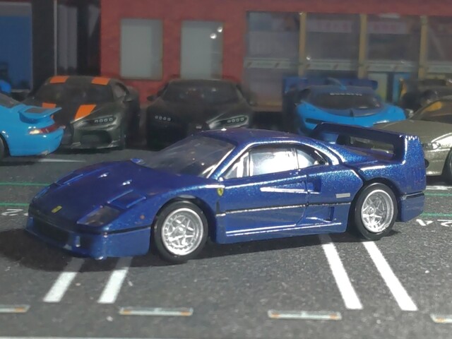 Ferrari F40 / Blue Metallic 【tomica PREMIUM】Scale:1/62 発売記念仕様 : 1/64 ...
