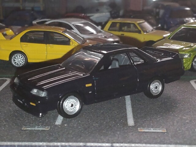 NISSAN SKYLINE GTS-R HR31 / Blue Black 【tomica PREMIUM】Scale:1/62 : 1/ ...