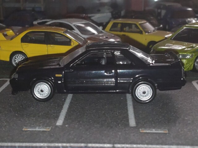 NISSAN SKYLINE GTS-R HR31 / Blue Black 【tomica PREMIUM】Scale:1/62 : 1/ ...