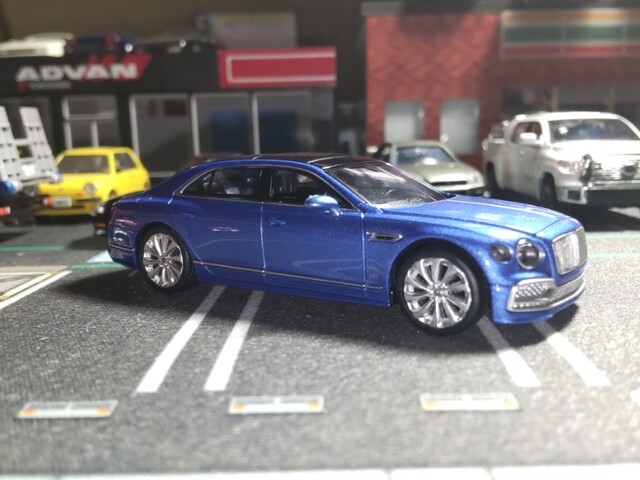 BENTLEY FLYING SPUR / Neptune 【TSM Mini GT】 : 1/64 STYLE MY GARAGE ...