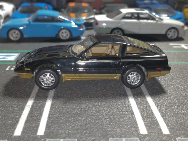 1985 NISSAN 300ZX (FAIRLADY Z) Z31 / Black & Gold Tow Tone 【Johnny ...