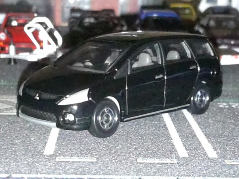 MITSUBISHI GRANDIS NA4W *Black Mica 【TOMICA】イトーヨーカドー限定品 : 1/64 STYLE MY ...