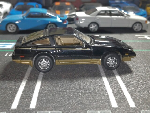 1985 NISSAN 300ZX (FAIRLADY Z) Z31 / Black & Gold Tow Tone 【Johnny ...