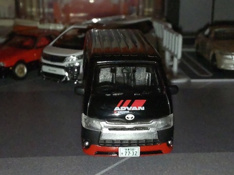 TOYOTA HIACE ADVAN [Tiny] : 1/64 STYLE MY GARAGE COLLECTION