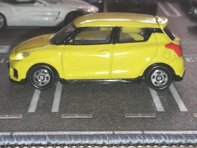 SUZUKI SWIFT SPORTS ZC33S * Champion Yellow 4 【TOMICA】No.109 2019 Scale ...