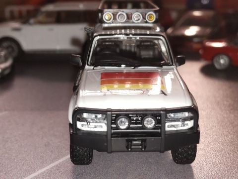 TOYOTA LAND CRUISER LC80 OFF ROAD VERSION [GENECORP PRODUCTS] : 1/64 ...