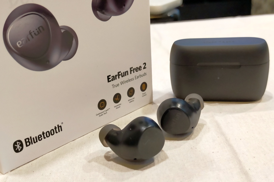 低音にも強い！低遅延モードや防水、長時間利用、時短充電などに対応した低価格な完全ワイヤレスイヤホン「EarFun Free 2」を試す【レビュー】 - ライブドアニュース